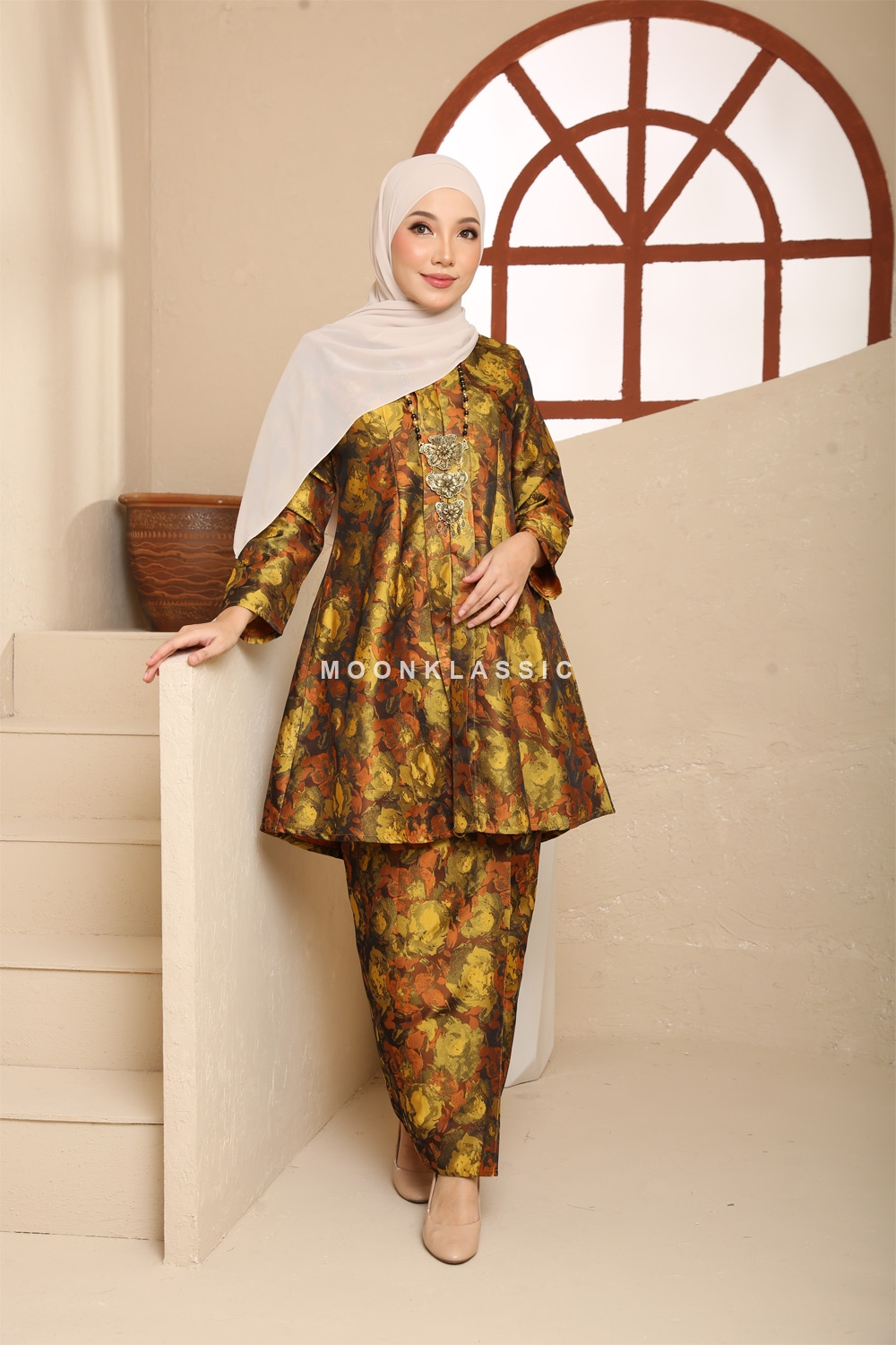 Moon Klassic - Kebaya Seroja Gold